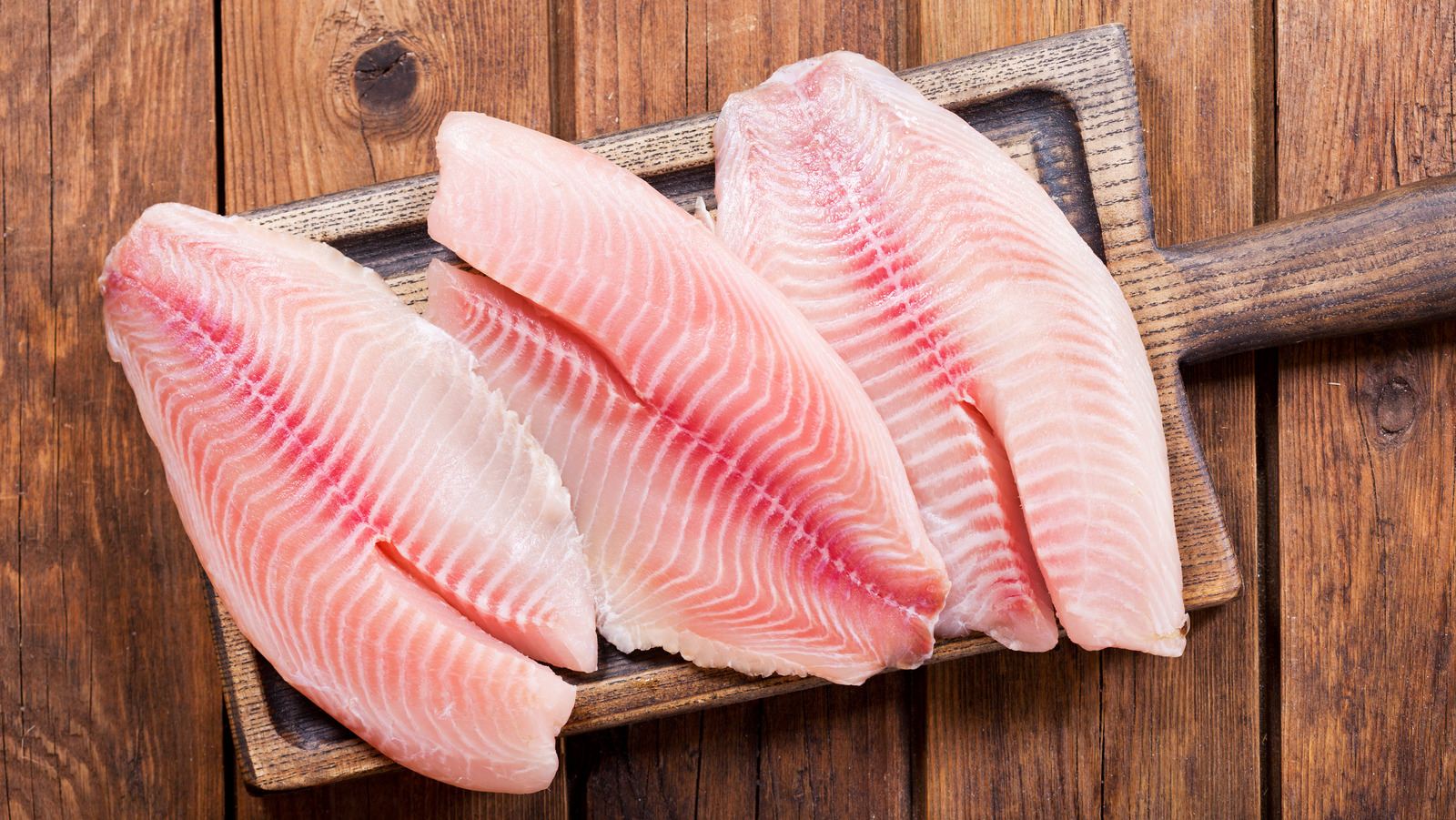 The Trick To Make Sure Your Seafood Stays Fresh Before Cooking It