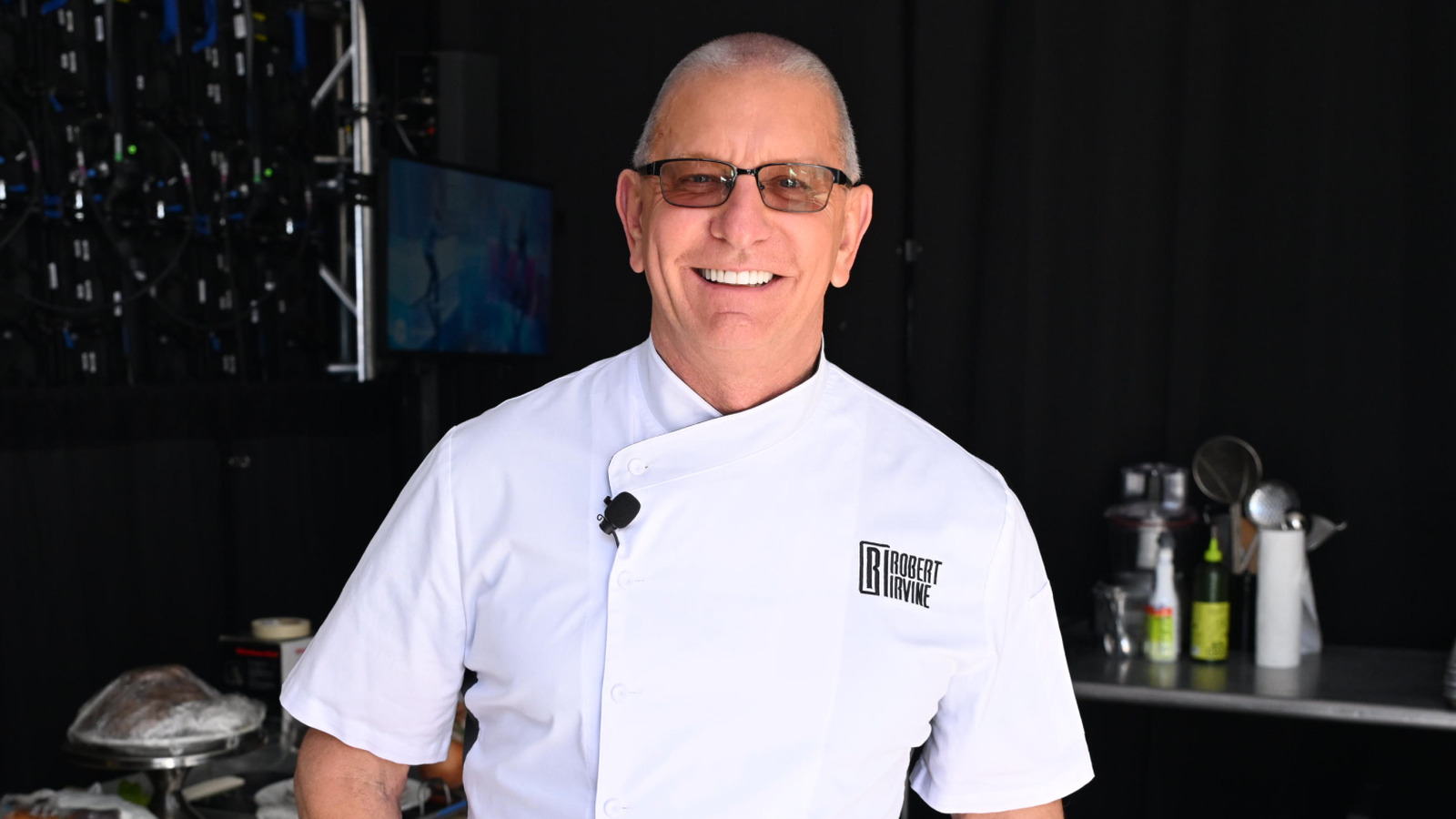 Why Robert Irvine Always Uses Grape Seed Oil For Pan Searing