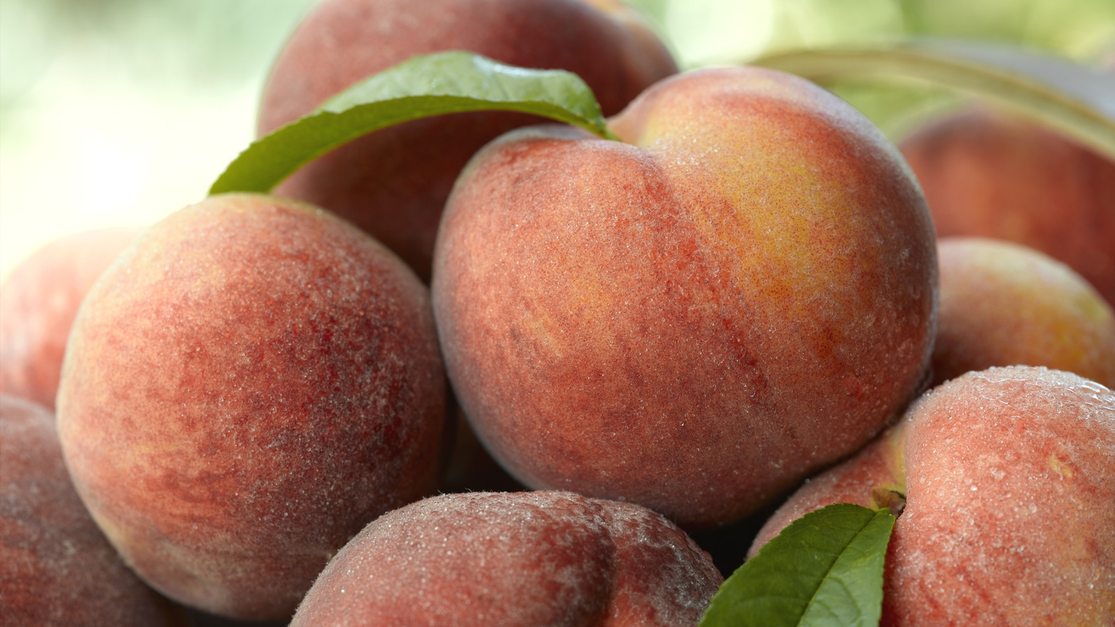 The Vintage Peach Puzzle Is A Tricky Dessert With An Upside-Down Sauce