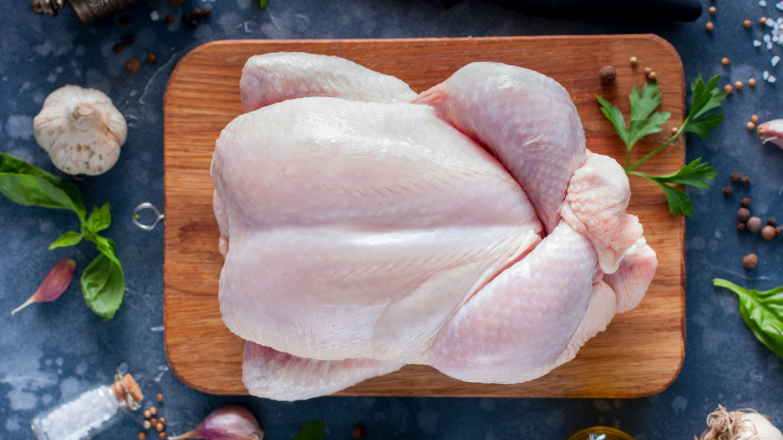 There's Only One Time You Should Ever Wash A Raw Turkey. Here's Why