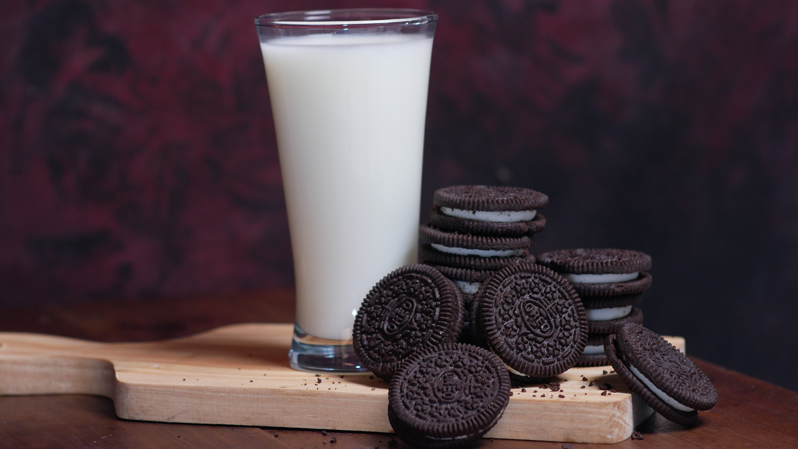 Oreo Cookies And Milk Ad