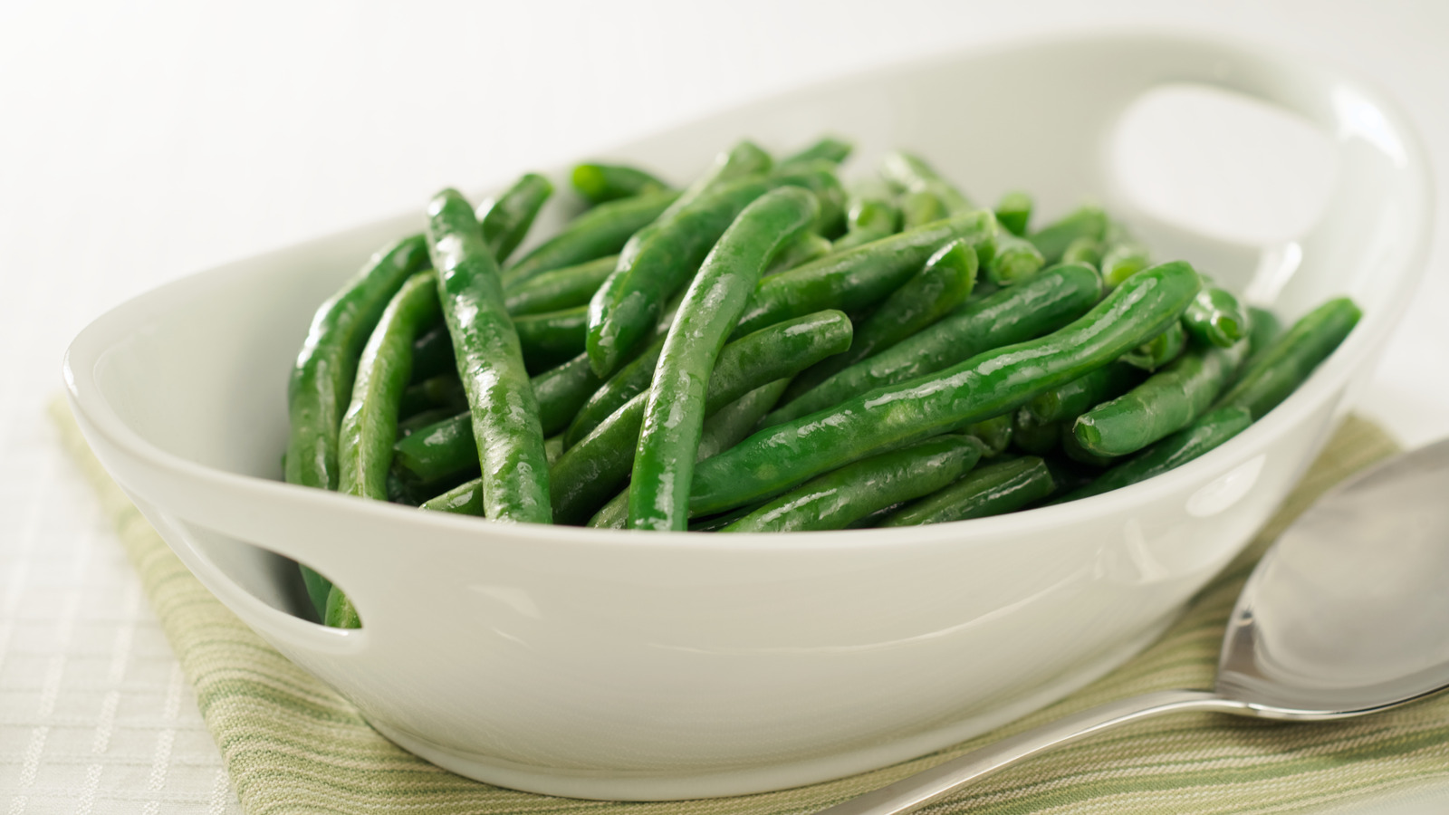 For More Flavorful Green Beans, Add This Crunchy Condiment
