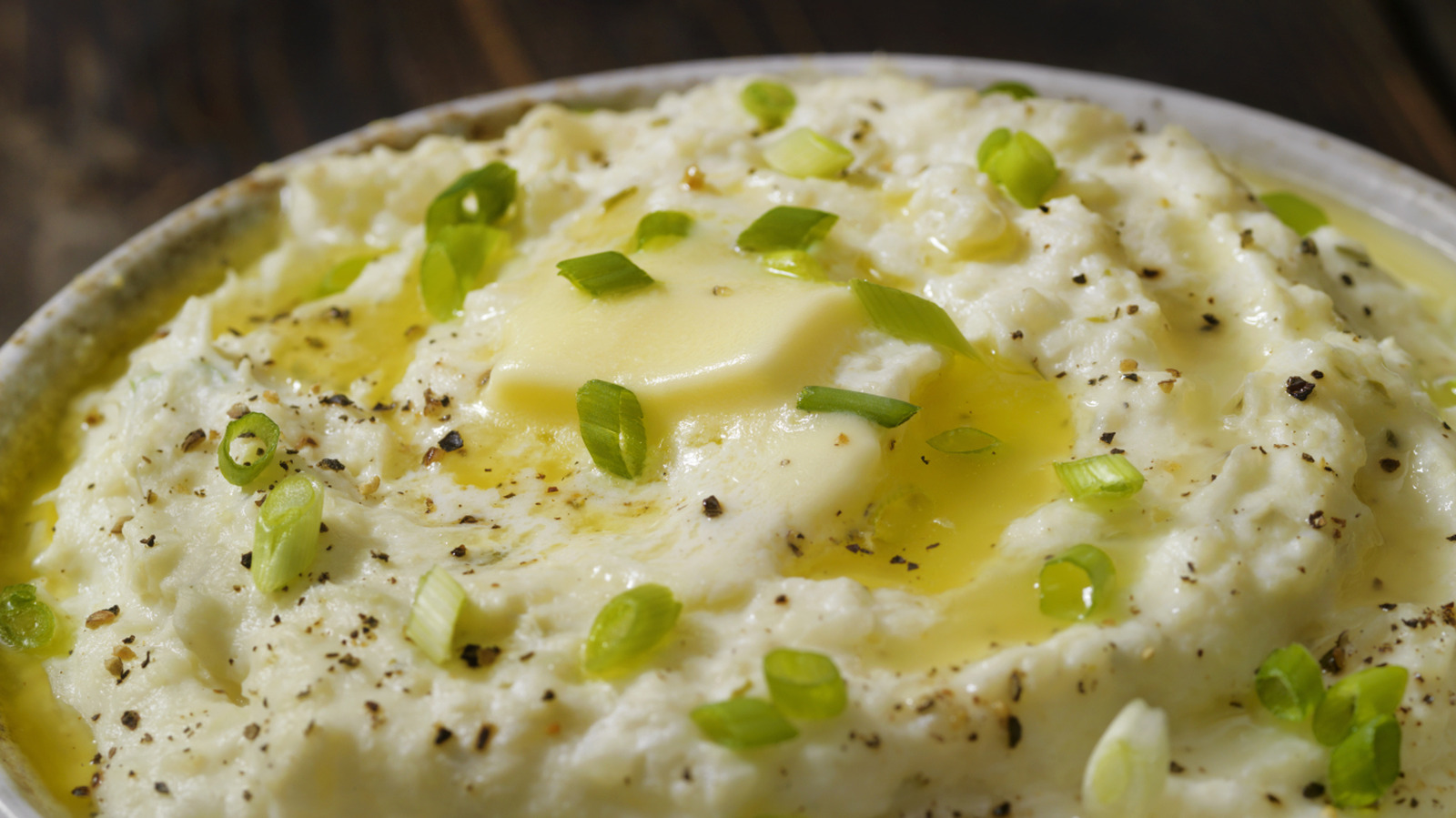Turn Mashed Potatoes Into The Main Course With This KFC-Inspired Method