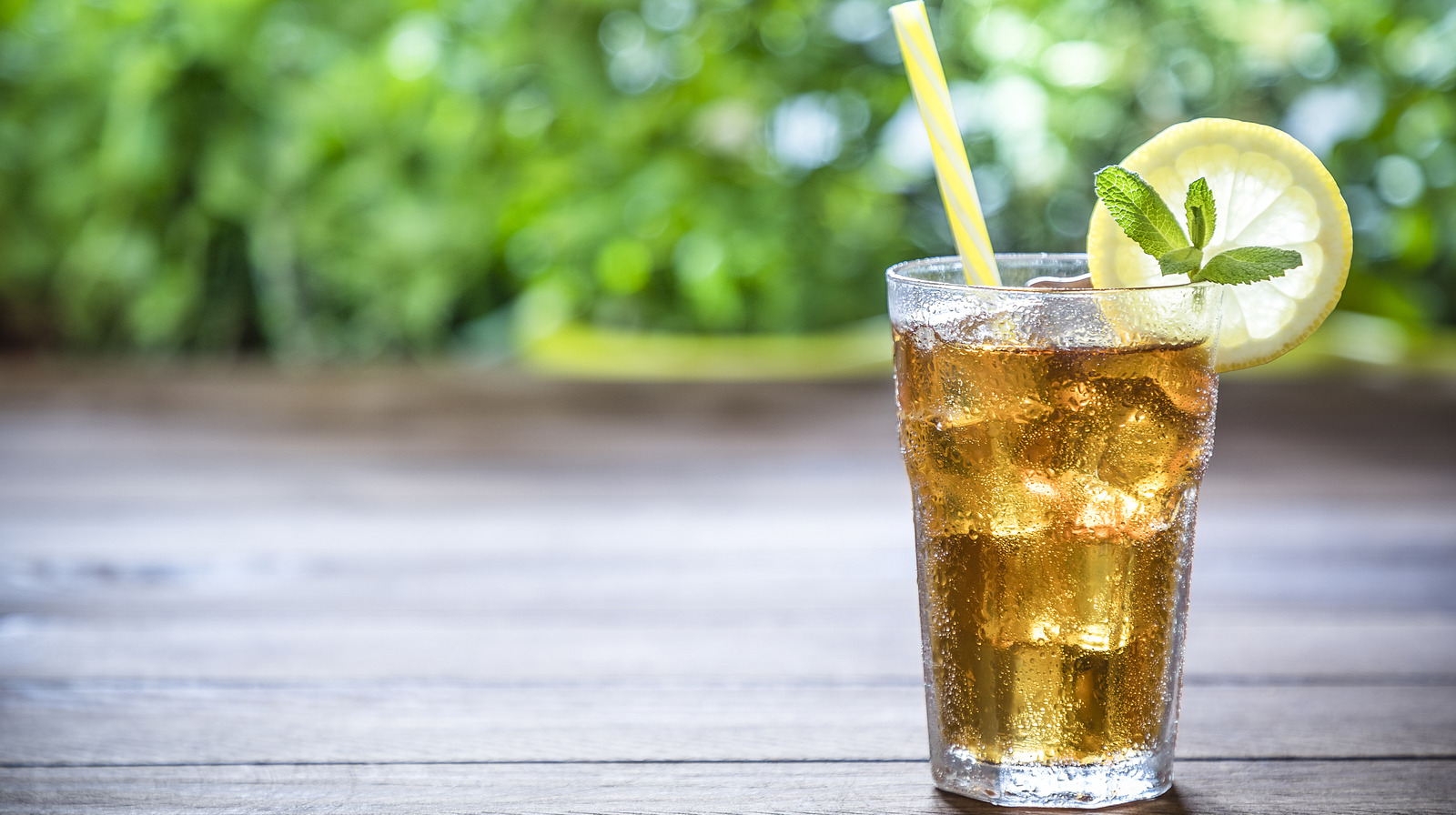 Use The Cold Brew Method For Perfectly Infused Lemonade Iced Tea