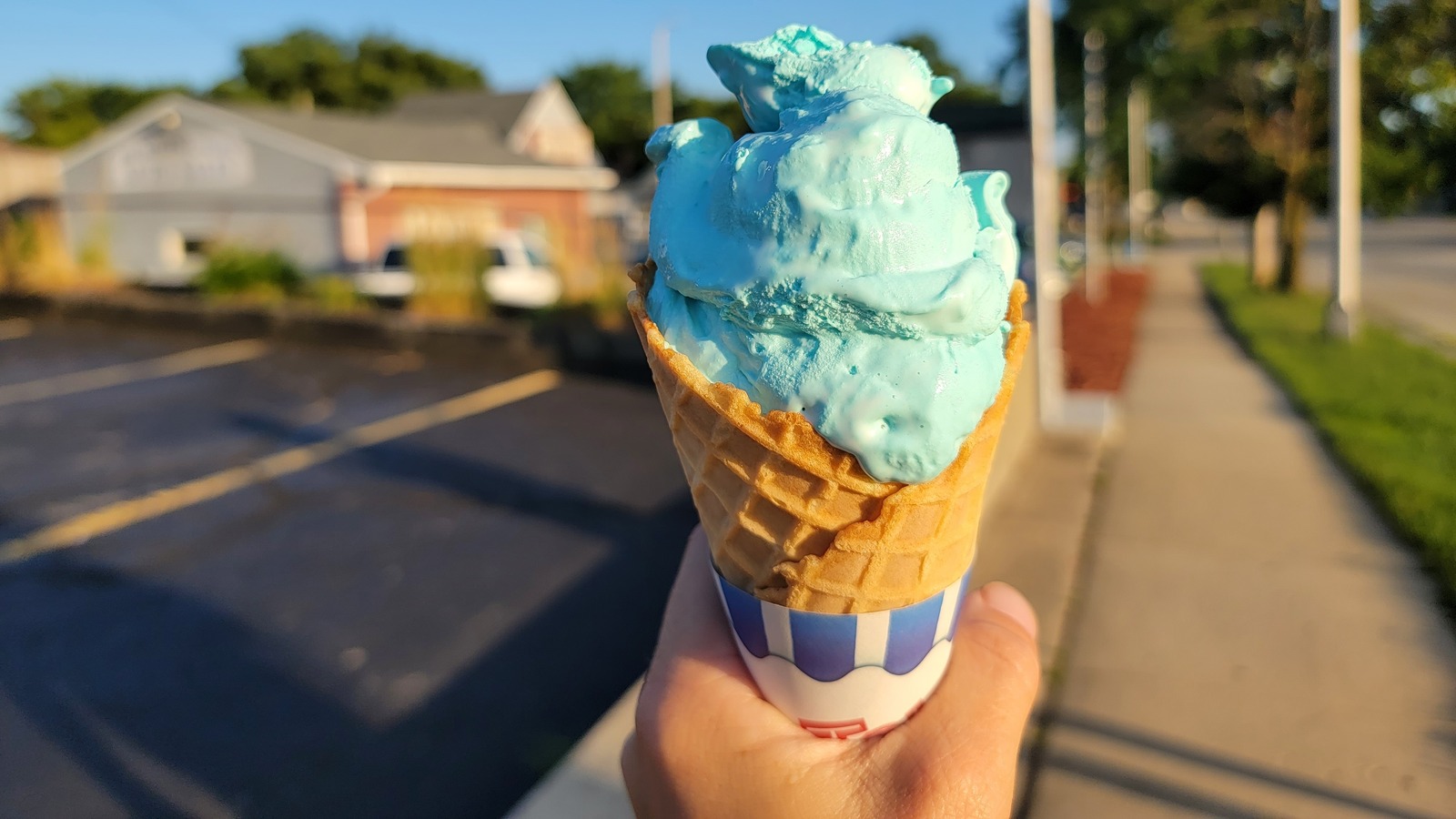 What Is The Flavor Of Blue Moon Ice Cream?