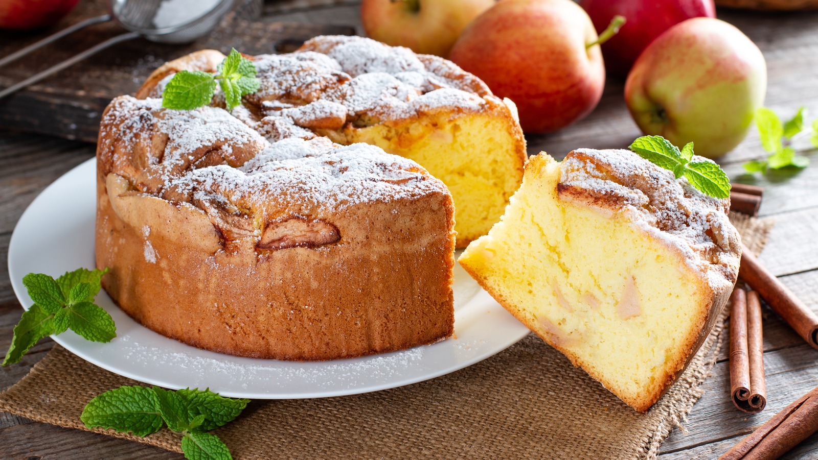 What Is The Difference Between Butter Cake And Pound Cake?