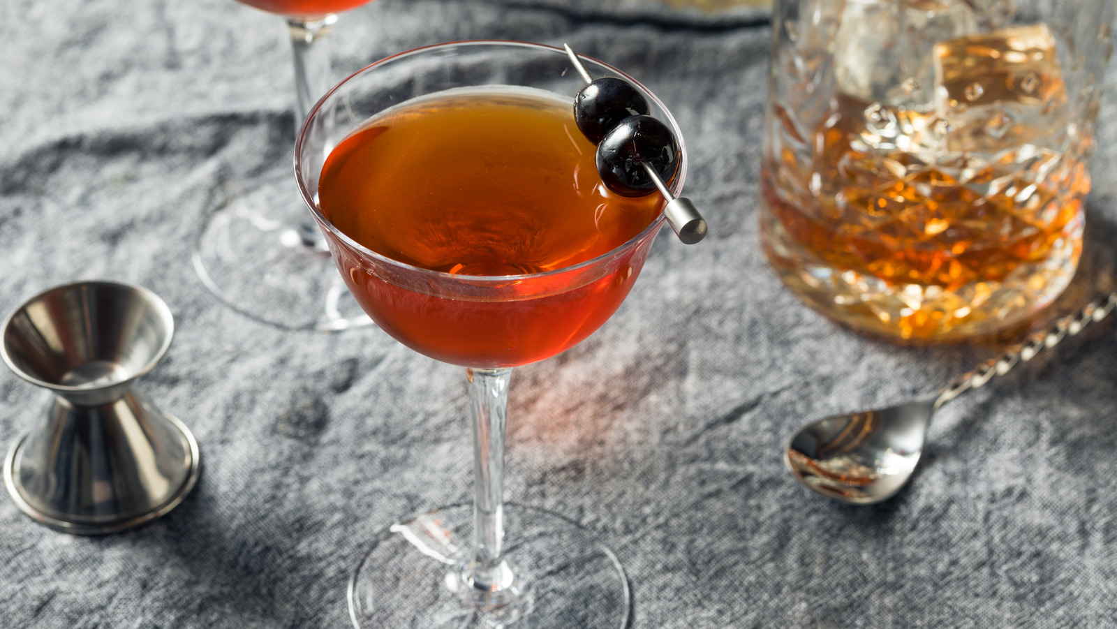 What Makes A Rob Roy Cocktail Different From A Manhattan
