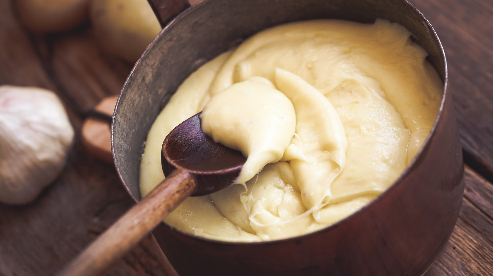 What Makes Aligot Stand Out From Regular Mashed Potatoes
