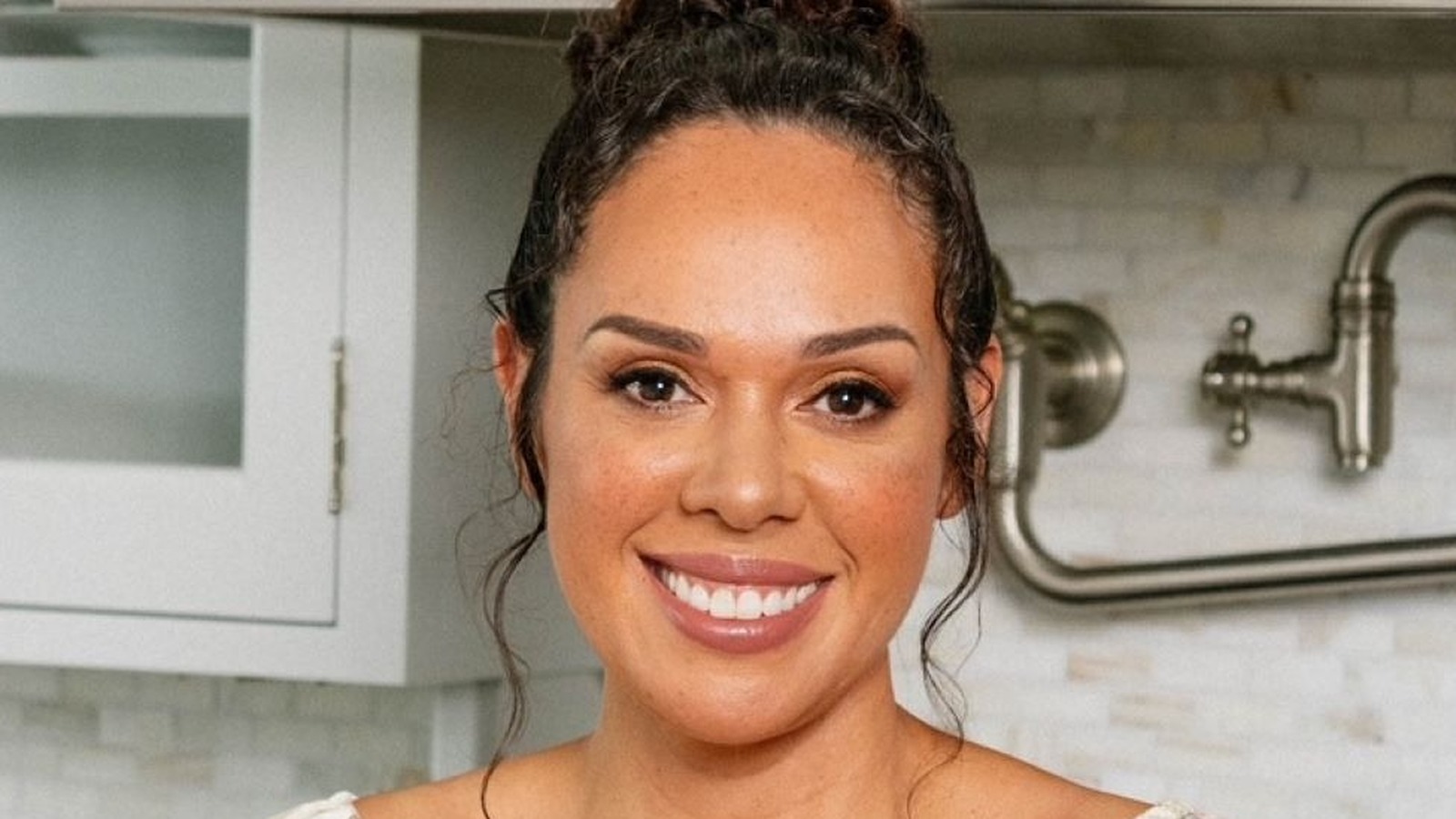 What Makes Ariel Fox's First Cookbook Spice Kitchen Unique