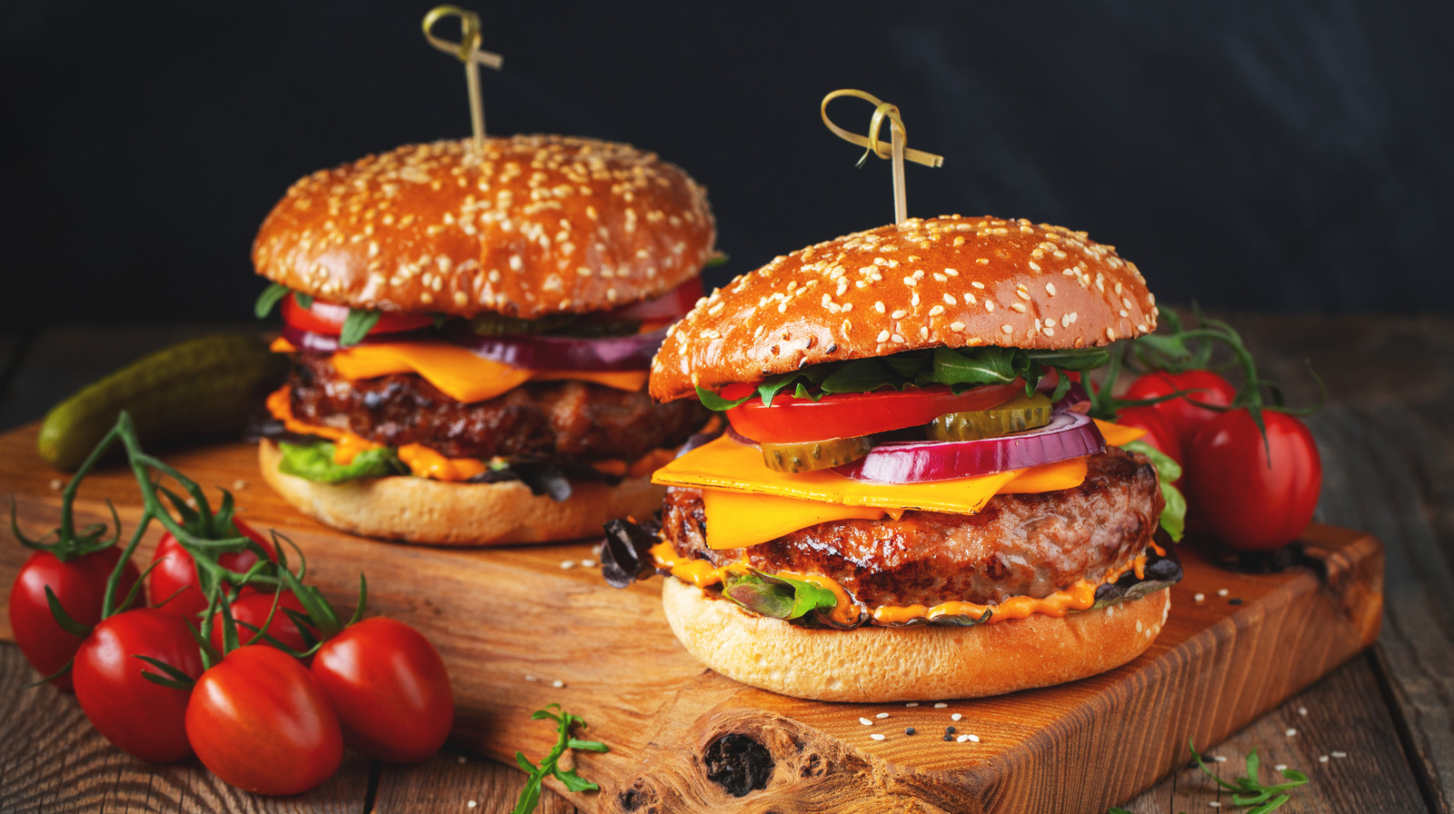 What Makes Restaurant Burgers Taste Different From Homemade Burgers 