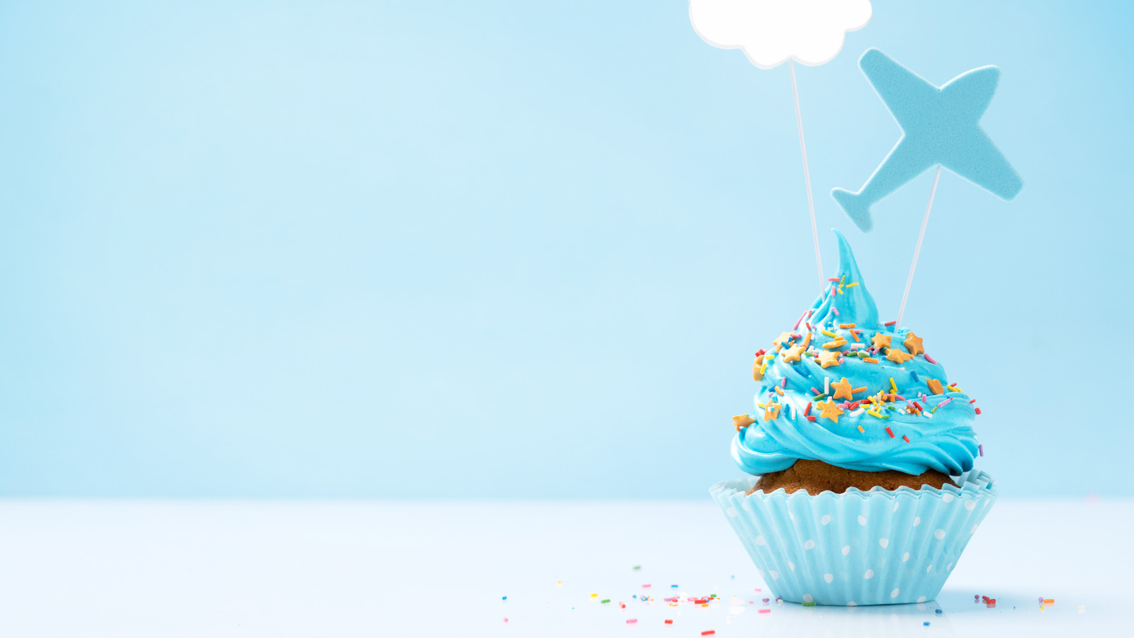 What You Need To Know Before Flying With A Cake