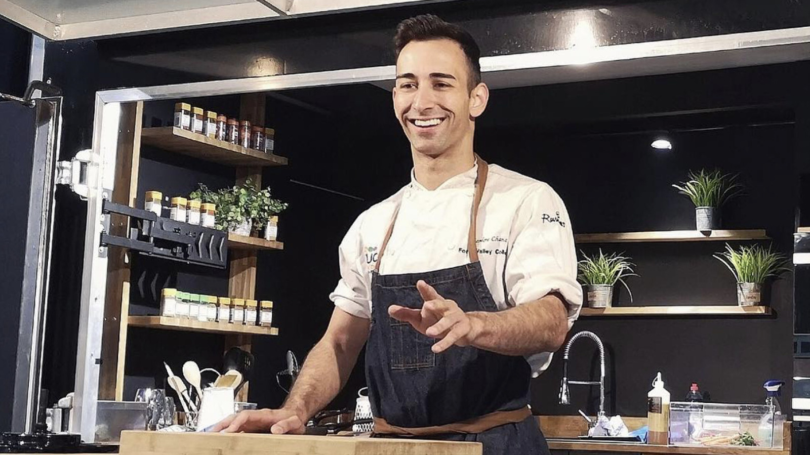 Want To Hire A Personal Chef? An Expert Explains What You Need To Know