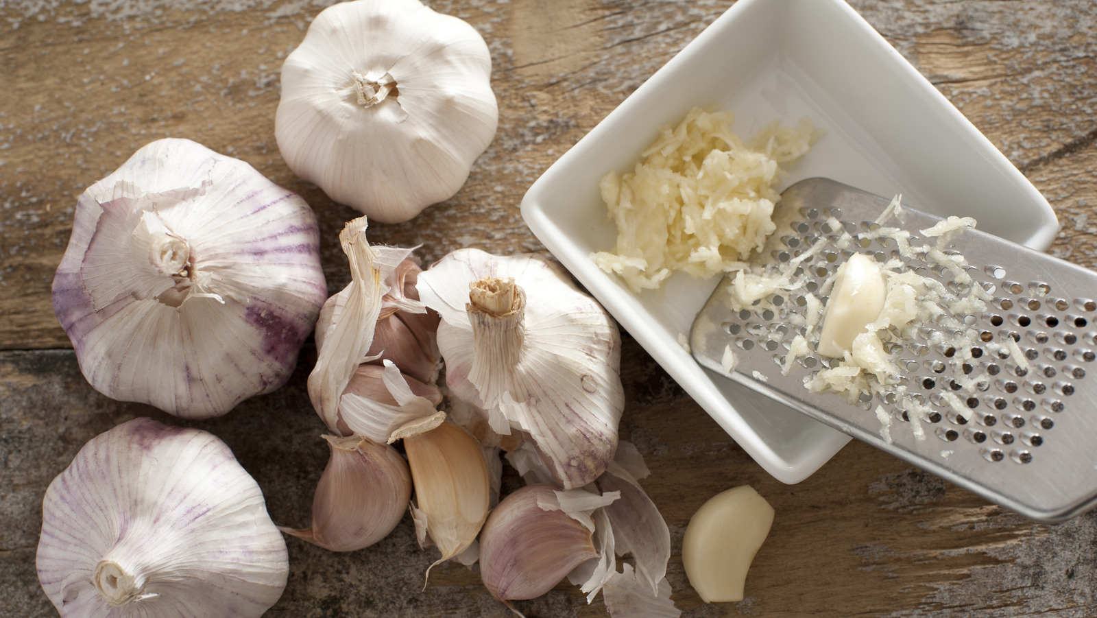Why Grating Garlic Lowers The Chance Of Burning It