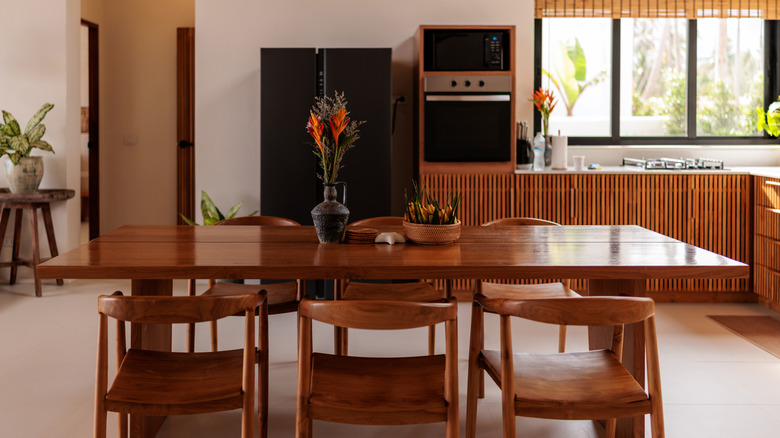 Why Martha Stewart Never Uses Upholstered Kitchen Chairs (And What She ...