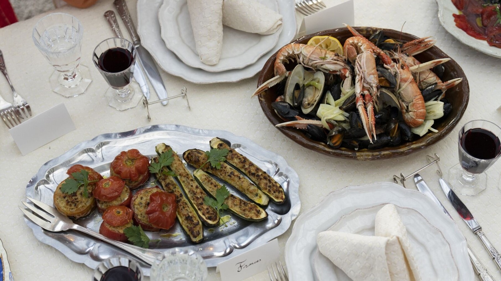 Why Max's Julia Food Stylist Only Uses Real Food On The Set - Exclusive