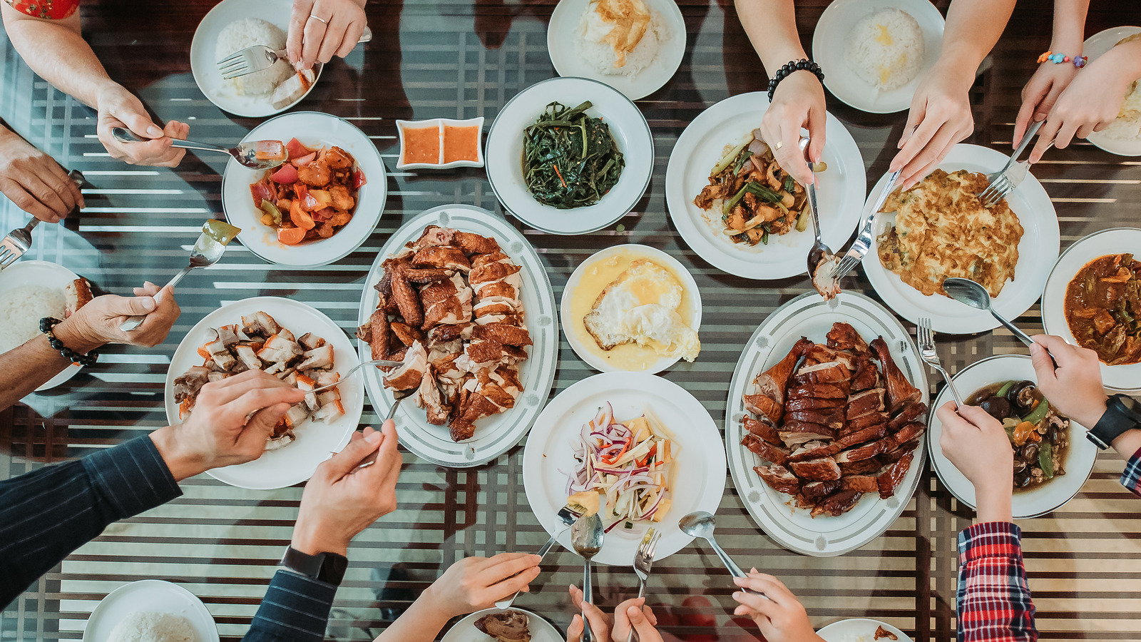 Why Ordering Separate Dishes At Chinese Restaurants Is A Mistake