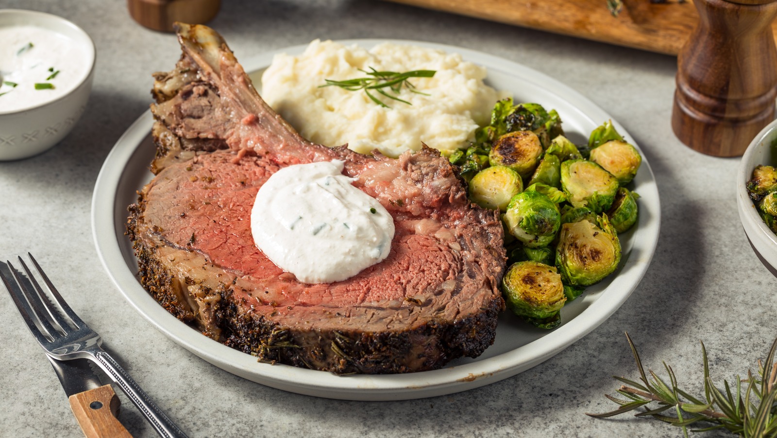 Why Prime Rib And Horseradish Are Such A Common Pairing