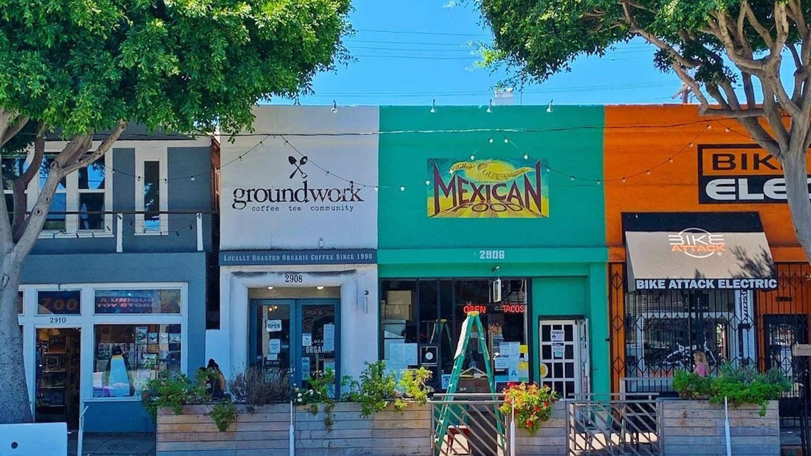 Why Santa Monica's Main Street Restaurants Are Facing Hefty Fees