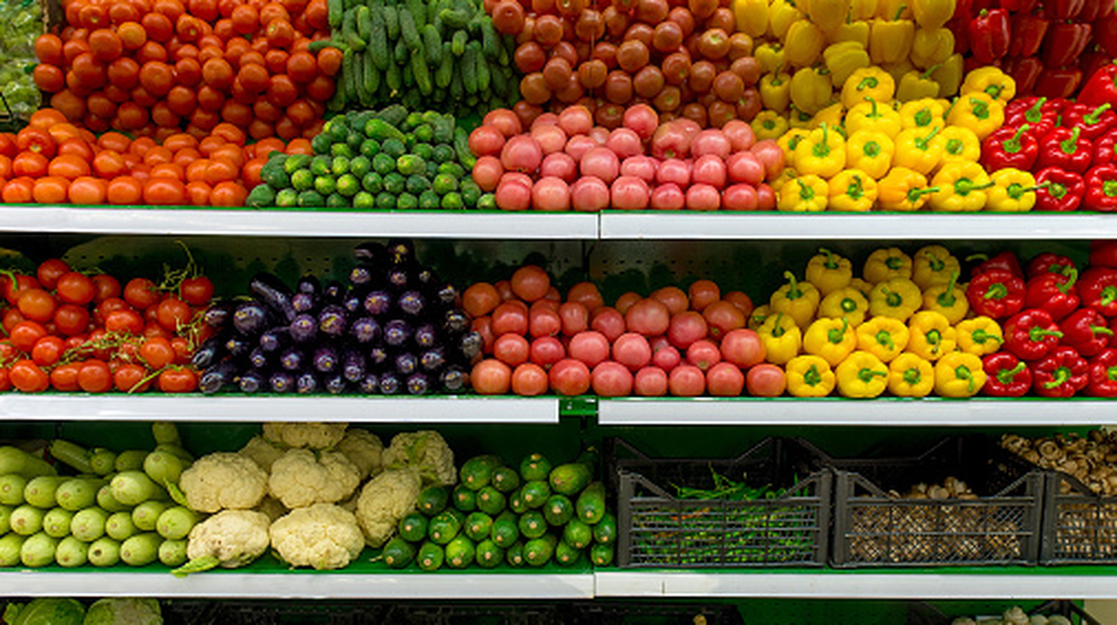 Why Shoppers Call H-E-B's Sister Chain The Best Place To Buy Produce In ...
