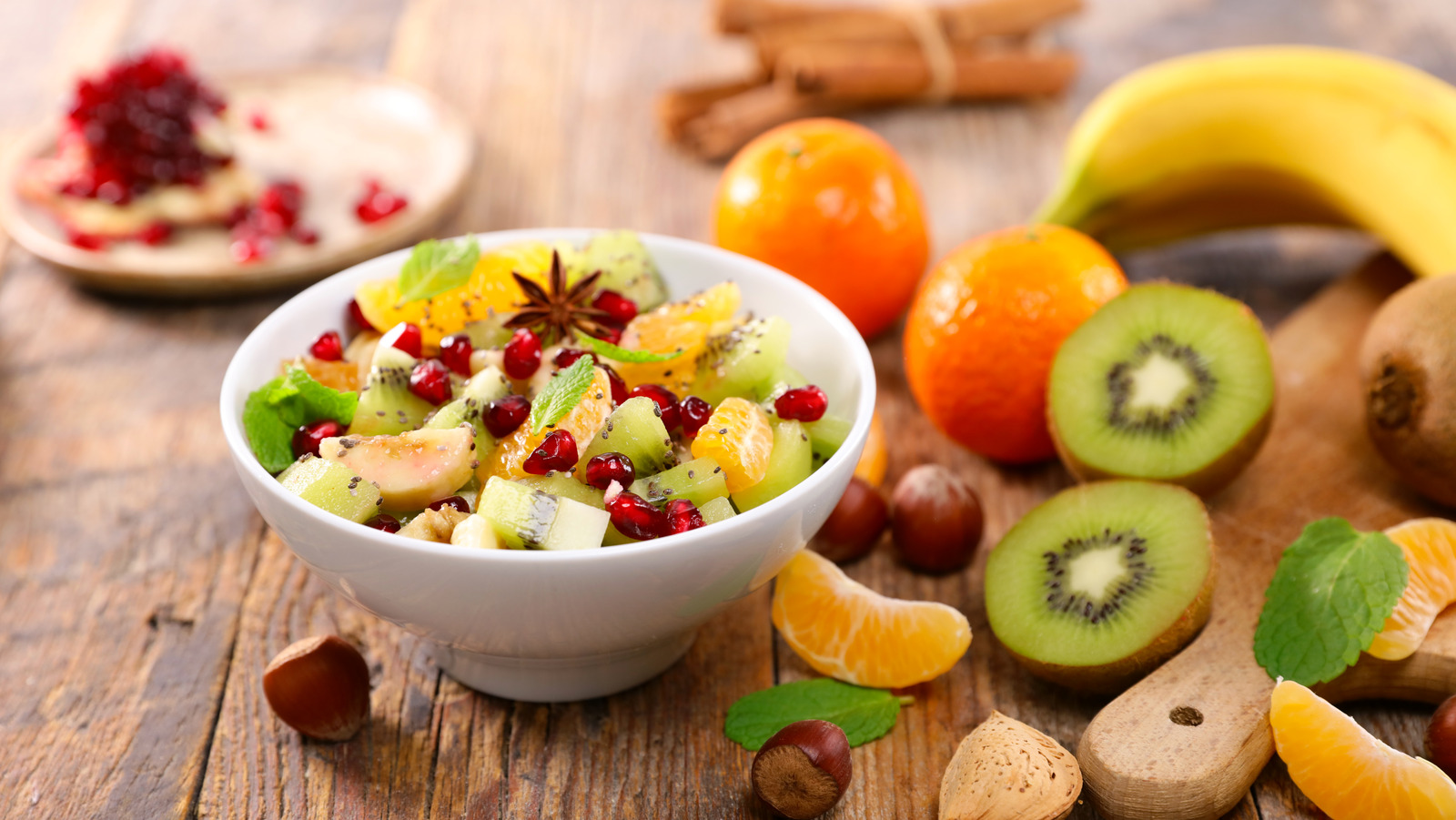 Why You Should Always Opt For A Fruit Salad Over A Smoothie Bowl