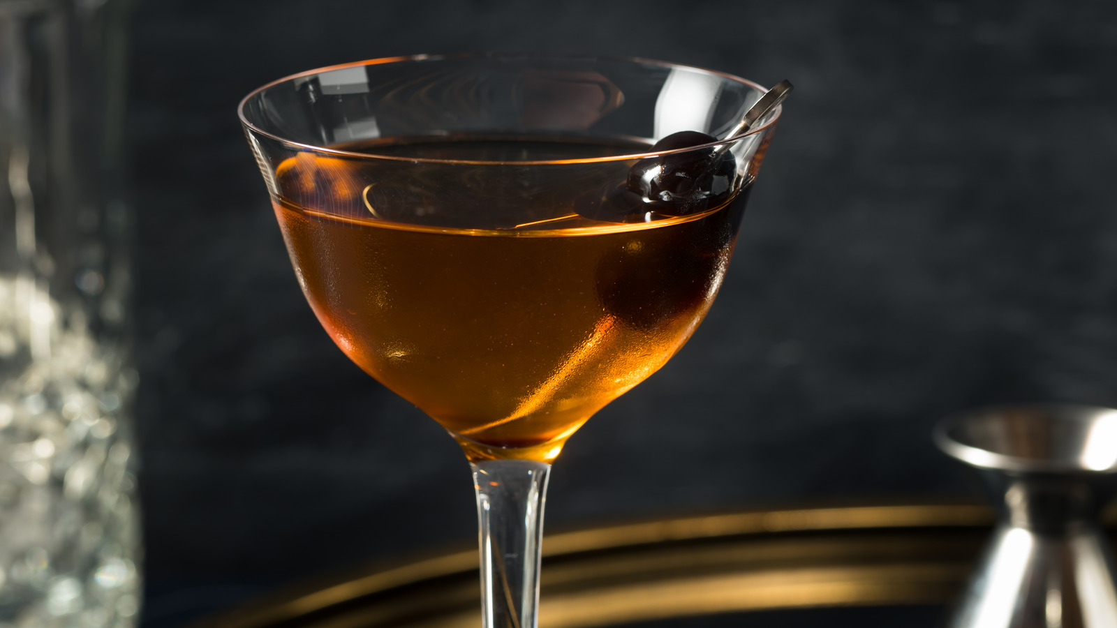 Widow's Kiss: A Historic Garden Cocktail In A Glass