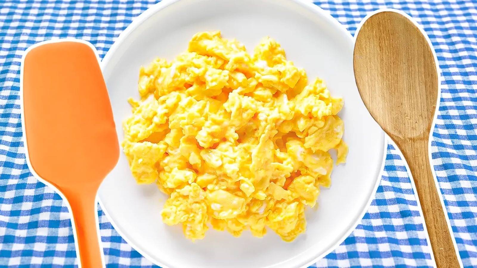 Wooden Spoon Vs Silicone Spatula: Which Makes Fluffier Scrambled Eggs?