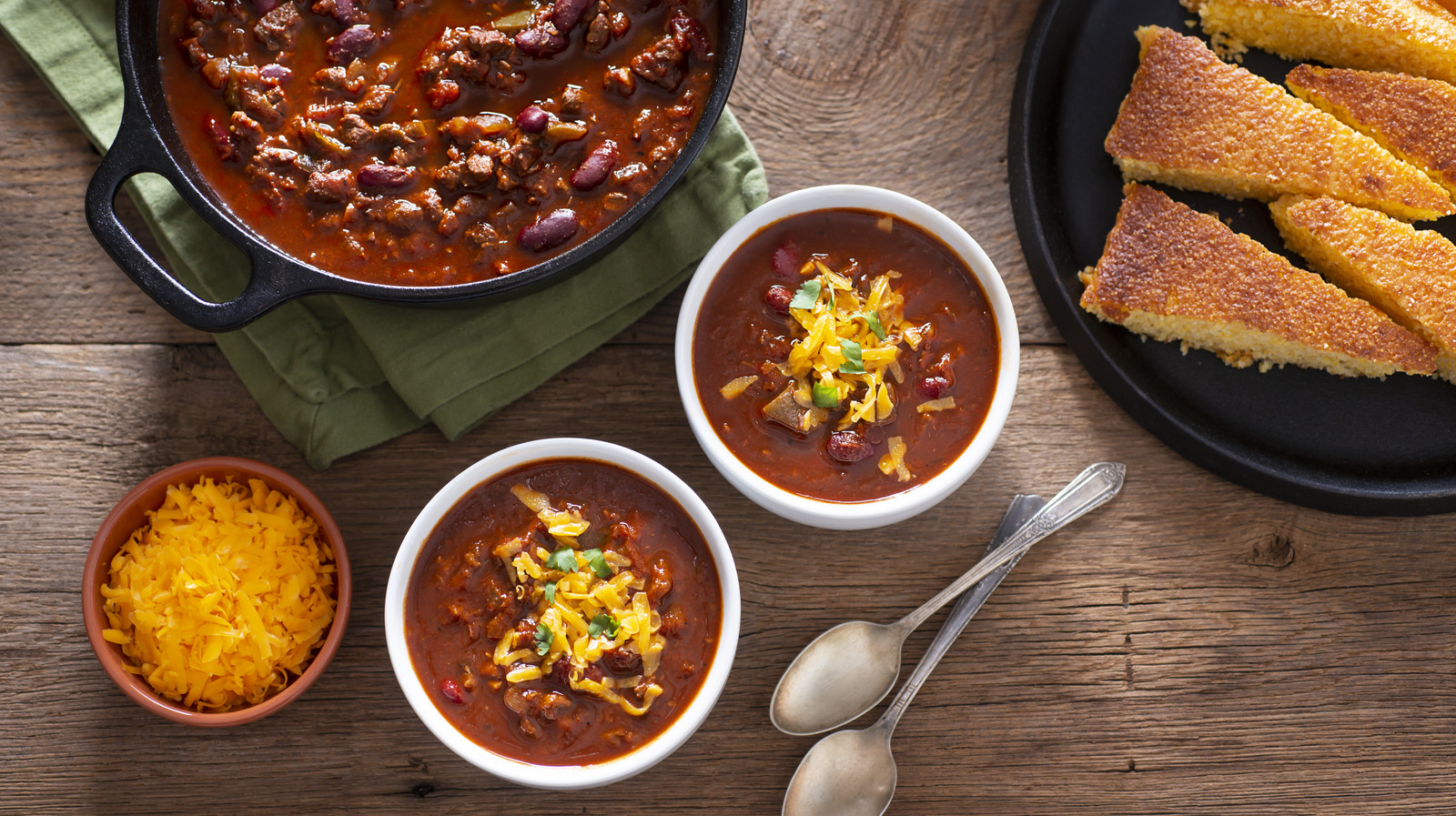 Your Chili Bar Deserves An Array Of Cornbread Flavors