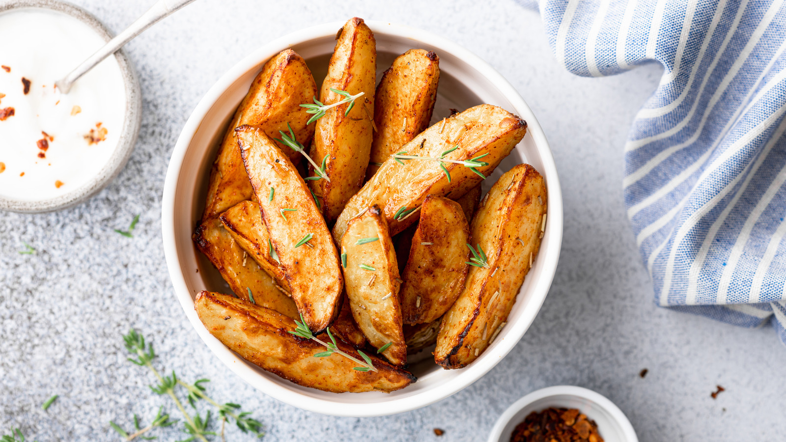 How To Cut Potato Wedges For The Crispiest Fries